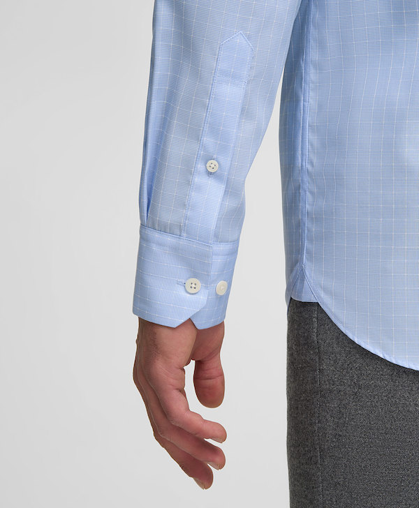 Рубашка прямого кроя из 100% хлопка, не требует утюжки в голубом цвете ...