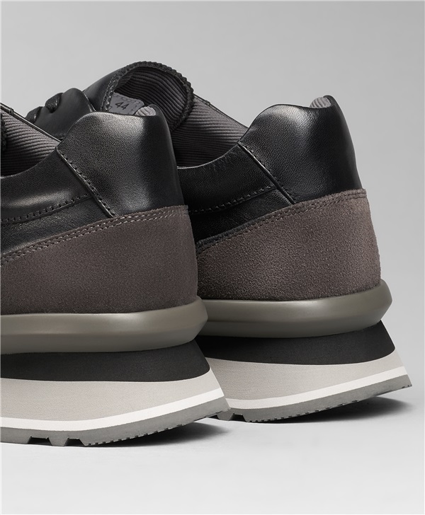 Кроссовки из натуральной кожи в футбольной стилистике в чёрном цвете SS ...